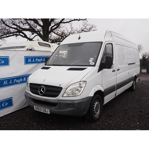 Mercedes Sprinter Cub 313 CDI van. Showing 149,789 miles. MOT until 06. ...