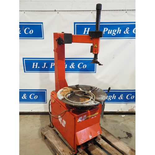 GS Boxer pro 20 tyre changer 240v, single phase