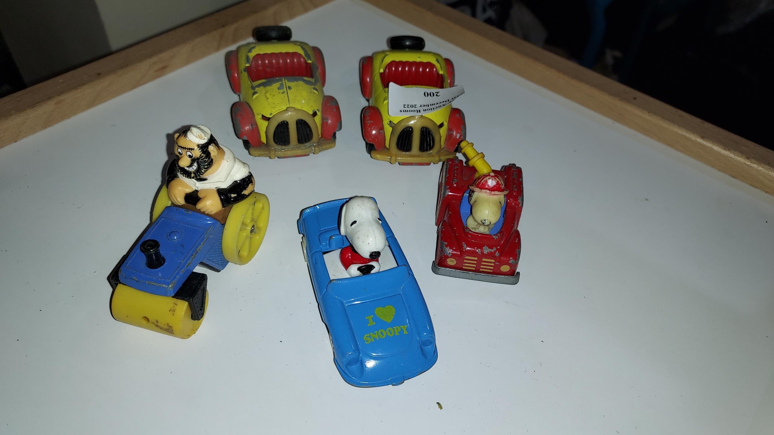2 Noddy Cars, 2 Snoopy Cars And Bluto (Popeye) In Car