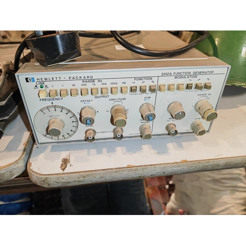 Hewlett Packard Function Generator