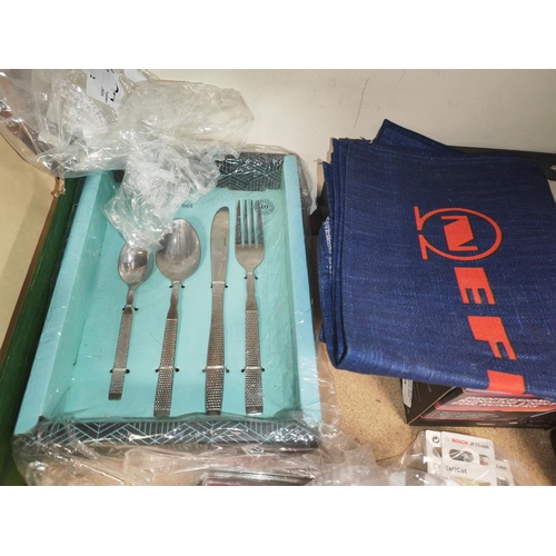 Unused Sabichi 16 Pce Cutlery Set And 2 Unused Neff Kitchen Towels