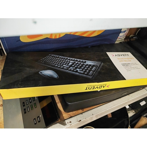 Samsung Pc Monitor Plus Cables Plus A Keyboard In Box