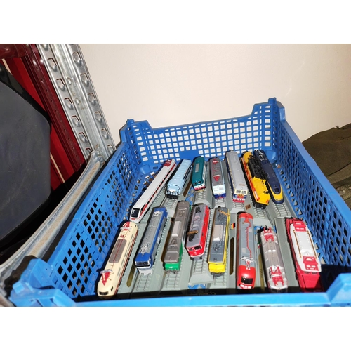 16 Del Prado Model Trains