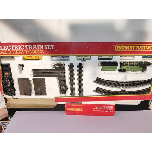 Hornby Train Set R786 Lner Heavy Goods In Box (Box In Poor Condition)