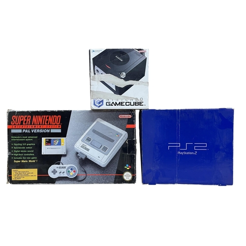 Retro Gaming - mixed vintage gaming console bundle to include Super ...