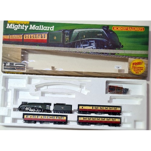 Hornby Mighty Mallard electric train set, no track