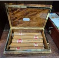 Marble style box with five cigars: La Flor De Cano Habana