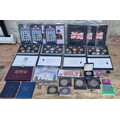 A group of assorted coin sets & coins to include 3 x 1995 UK proof coin ...