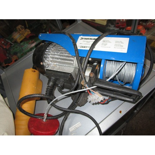 Silverline brand new hand held controller winch 240v ac via 3 pin plug
