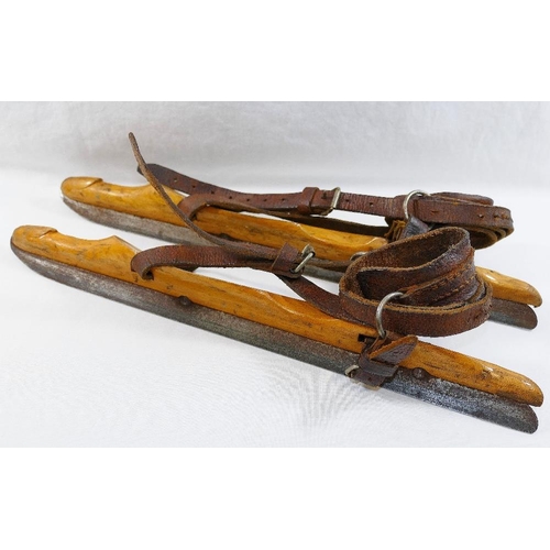 A pair of 19th century Dutch ice skates, by J Nooitgedagt & Son of ...