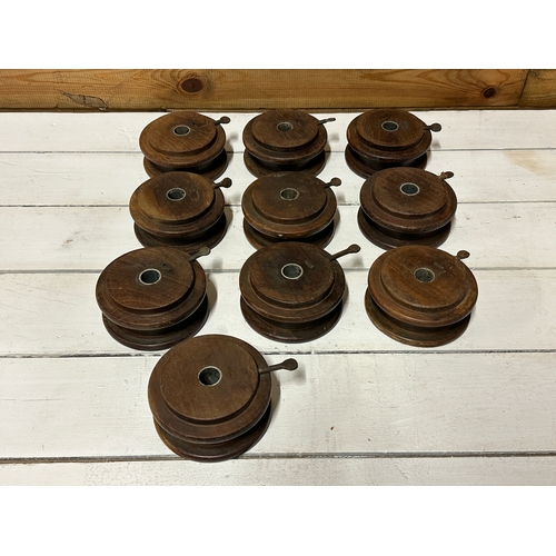 Lot of 10 vintage wooden bobbins. Dimensions: Width- 13.5 cm, Depth- 13 ...