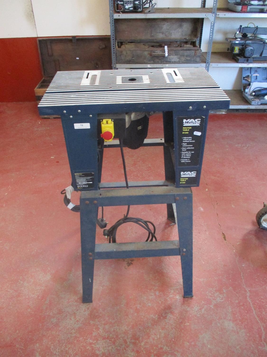A MacAllister RT200 router table