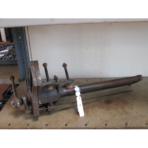 A Record No. 53 carpentry bench vice
