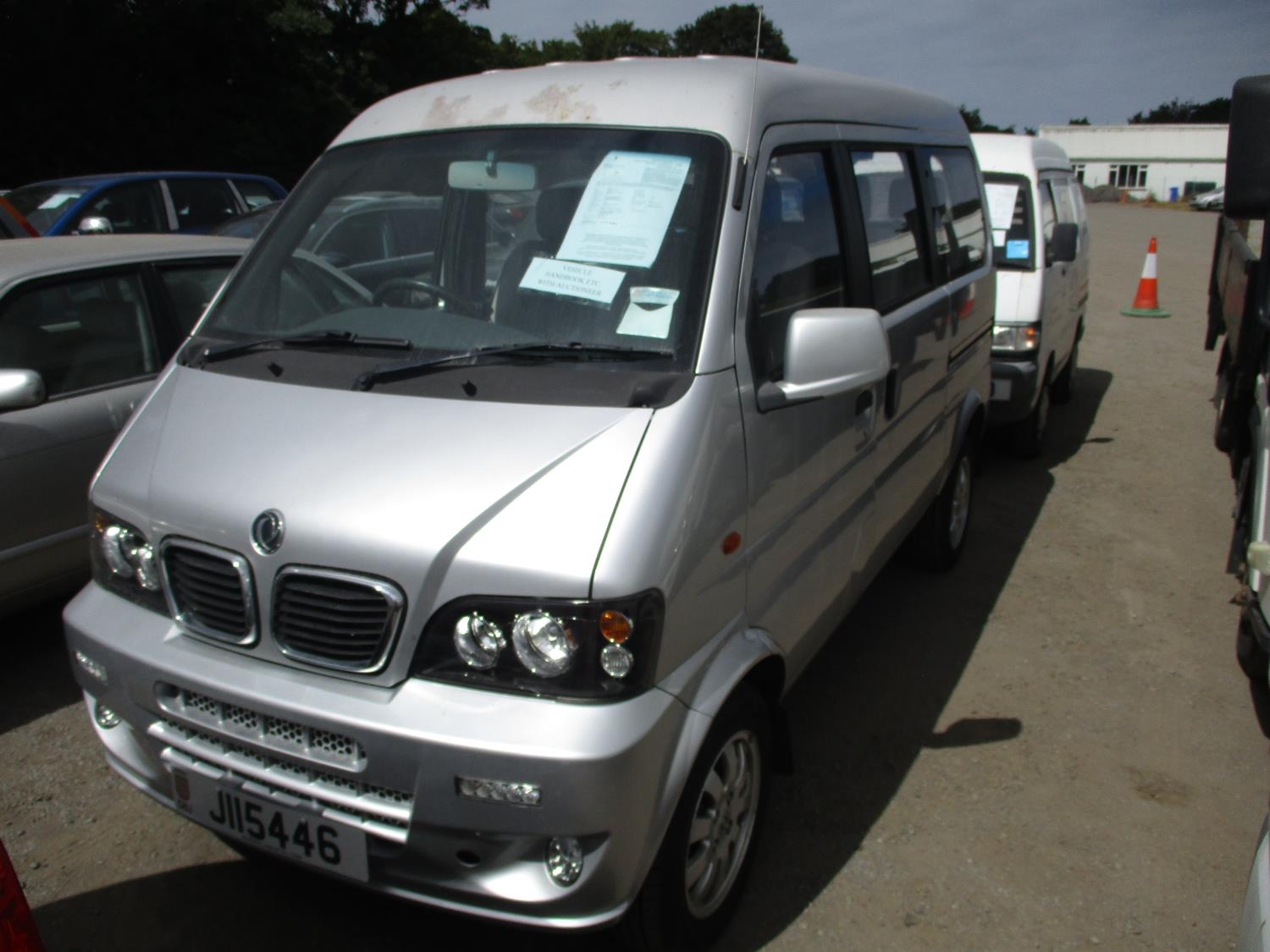 A 2014 DFSK Loadhopper 1.3 seven seat MPV/window van (petrol/manual ...