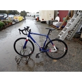 A Saracen Hack 02 hybrid bicycle 22" frame