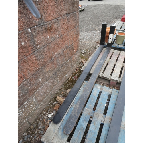 A pair of extended fork lift forks (100x45x2000) - new