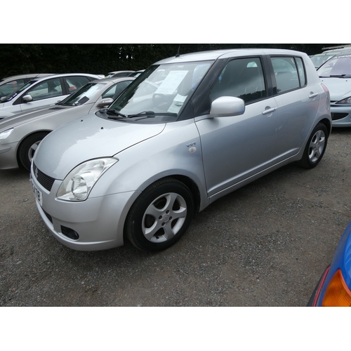 A 2005 Suzuki Swift GLX 1.5 five door hatchback J105478 (petrol ...