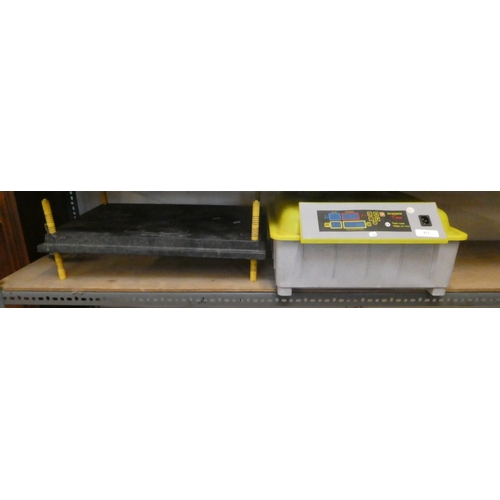 An HHD egg incubator