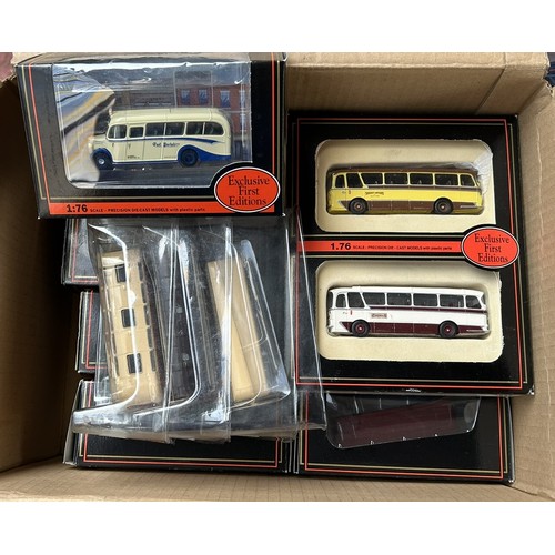 EFE. 14 various bus models. All boxed.