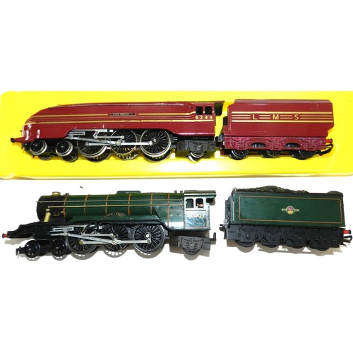 Tri-ang Hornby - (2) 4-6-2 loco & tender. 6244 'King George V', maroon ...