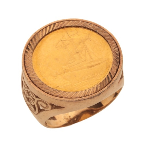 A 1978 ALDERNEY GOLD SOVEREIGN RING set in an 18ct gold mount with ...