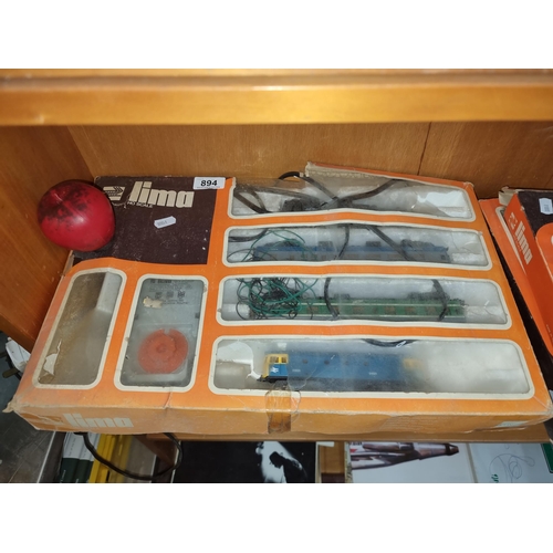 A ful vintage Lima, British railways vintage train set in HO Scale ...