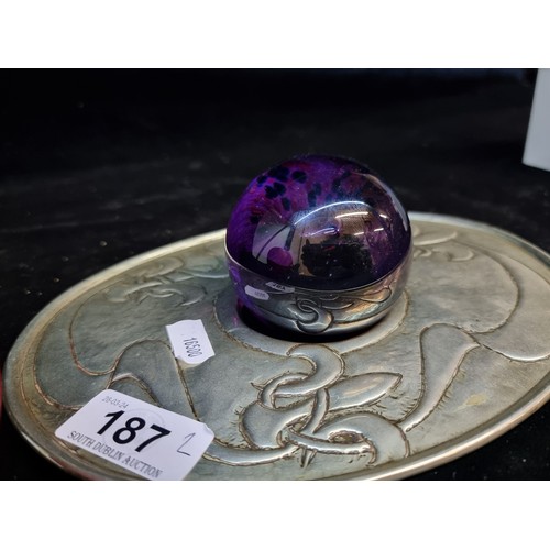 An eye catching Caithness Glass Scottish 'Fabriqué en Écosse' paper ...