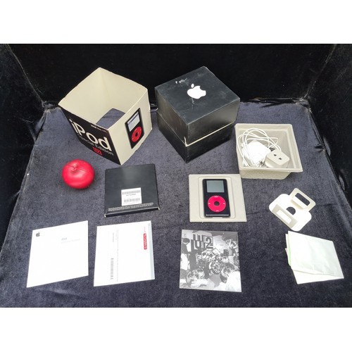 Star Lot : A fantastic rare 20gb U2 Special Edition iPod, complete in ...