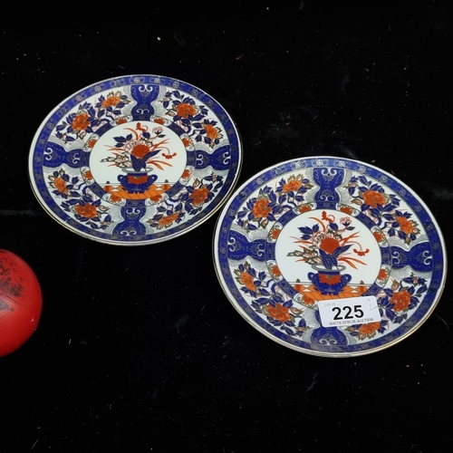 A pair of beautiful gold Imari hand painted Japanese plates. Delicate ...