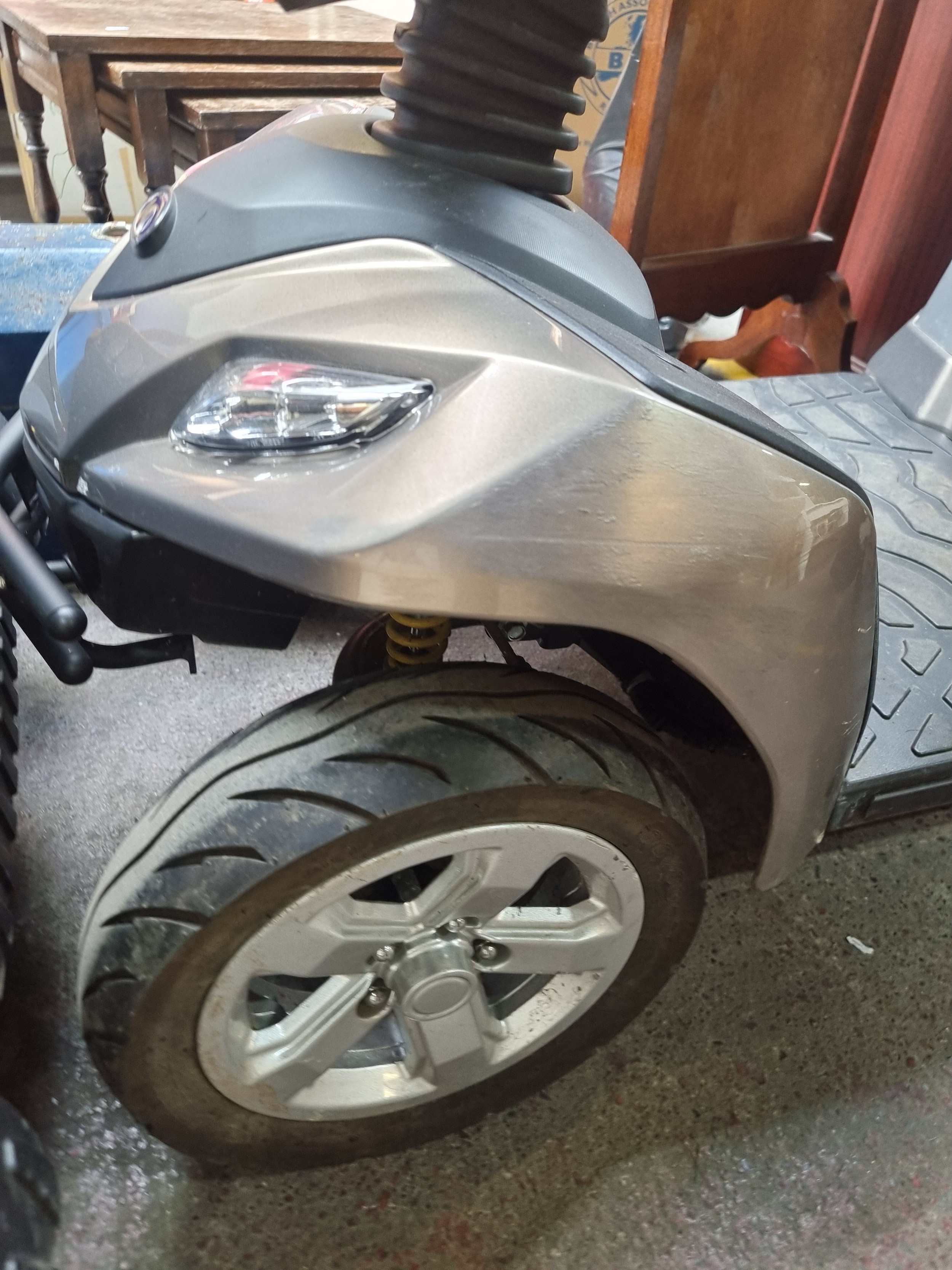 Super Star Lot : Modern silver-grey KYMCO mobility scooter, featuring a ...