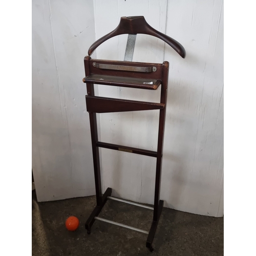 Mid-Century John Corby “Dumb Valet” hardwood gentleman’s clothes stand ...