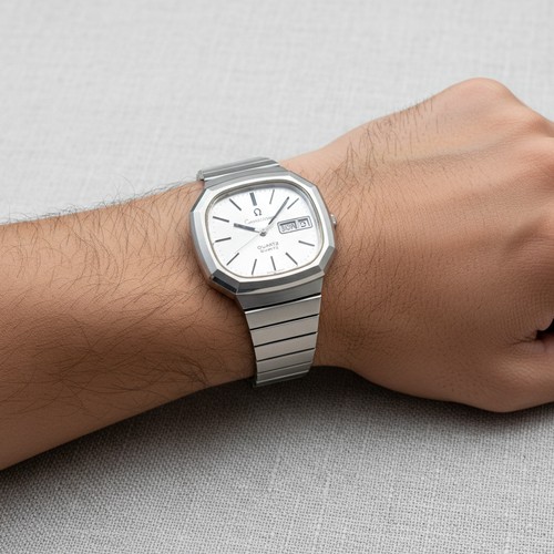 Super Star Lot : An Omega Quartz Constellation Calibre 1310 wristwatch ...
