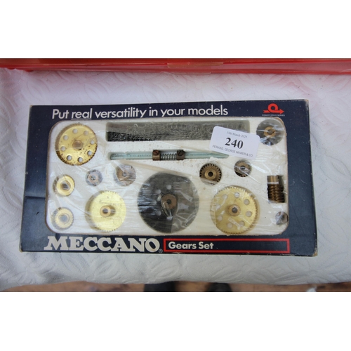 Originally boxed gear set for vintage Meccano