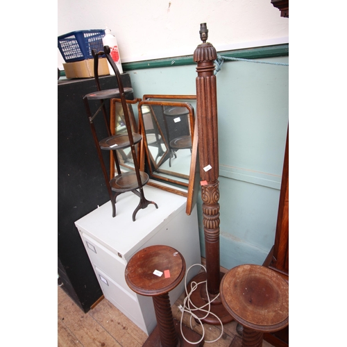 Heavy Oak standard lamp base for rewiring.