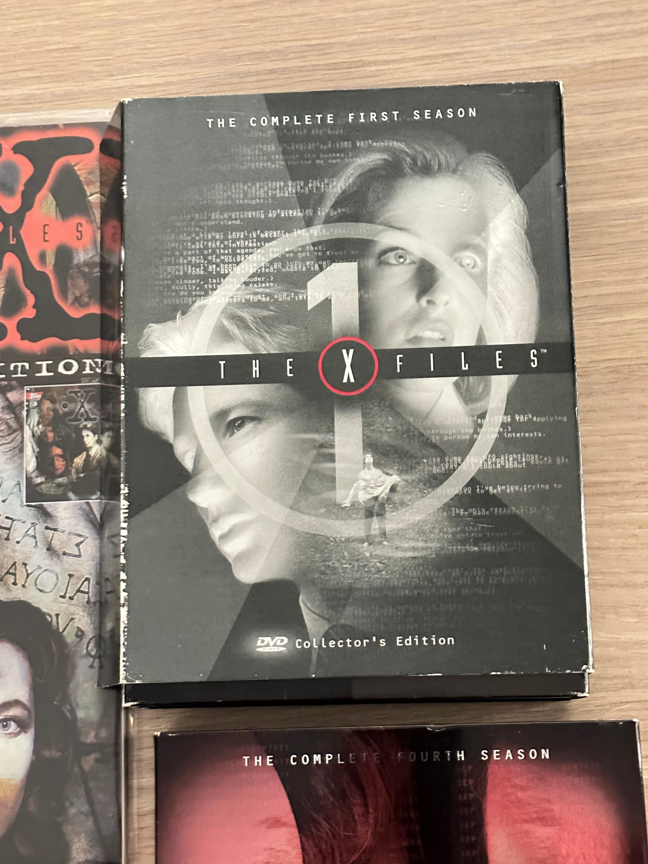 X-FILES DVD/BOOK/COMIC Bundle. X-Files related items including box set ...