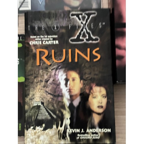 X-FILES DVD/BOOK/COMIC Bundle. X-Files related items including box set ...