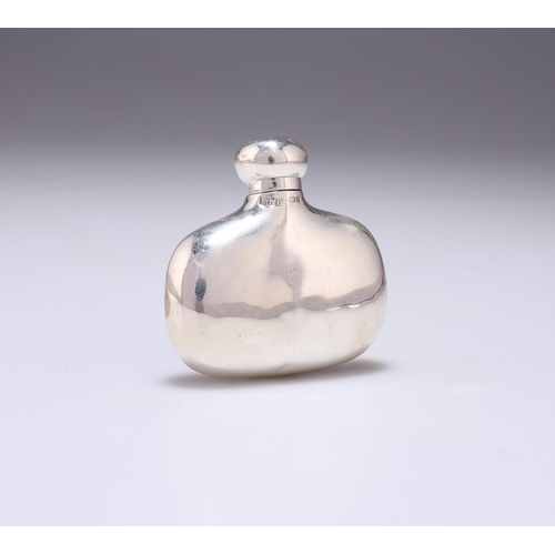 AN EDWARDIAN SMALL SILVER HIP FLASK by Edward Foligne Braham ...