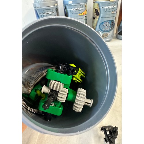 Selection of Lego technic bionicle includes 8531, 8532, 8533, 8534 ...