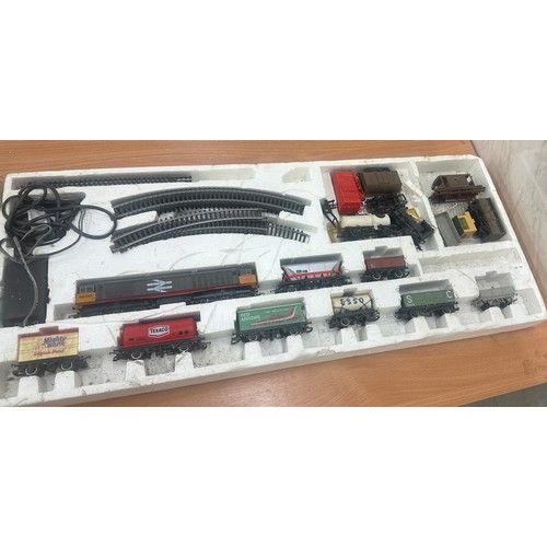 Hornby Railways Midnight Freight electric train set