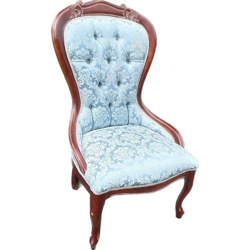 Small Queen Anne button back bedroom chair