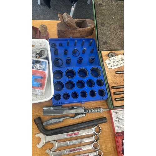 Selection of vintage and later tools to include planes, saws, spanners etc