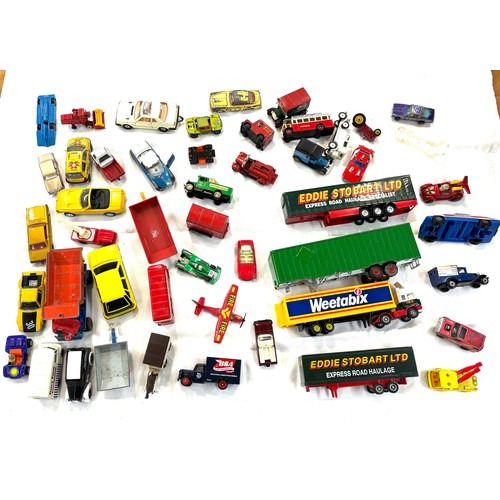 Large selection of assorted cars includes Corgi etc