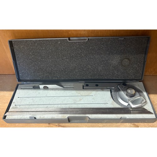 Cased engineers Nernier protractor