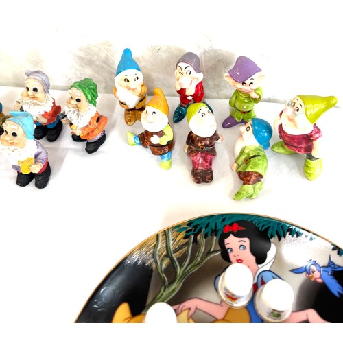 Selection of Disney Snow white collectors items includes Thimbles ...