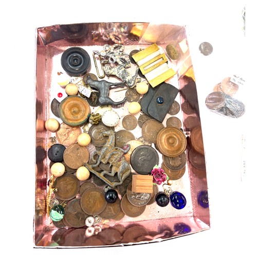 Selection of vintage collectors items to include coins, etc