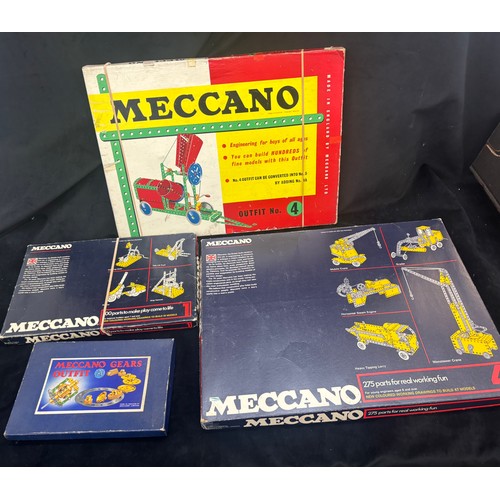 Selection of 1970s Meccano pieces