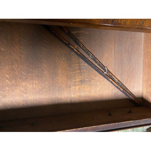Queen Anne cross banded walnut chest, three short and three long ...