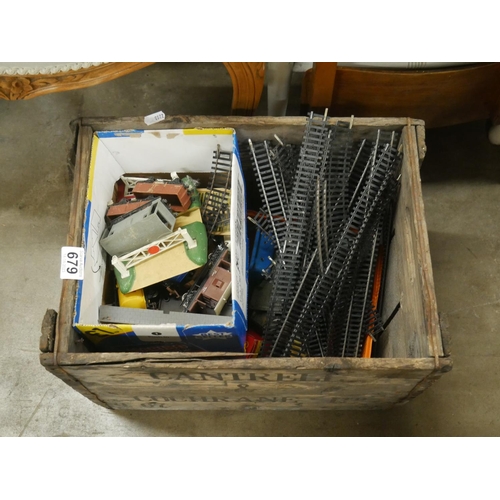 CRATE & MODEL TRAIN ITEMS