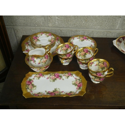 ROYAL CHELSEA GOLDEN ROSE 22 PIECE TEA SET