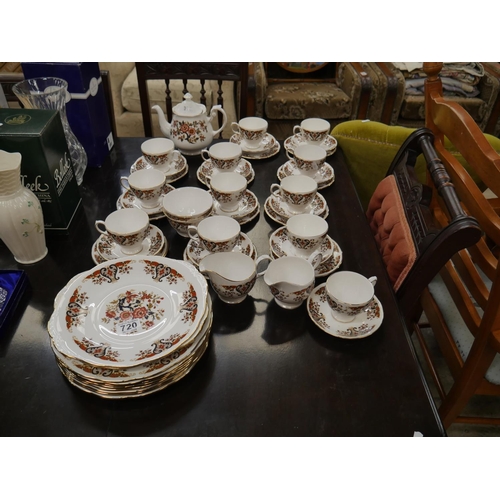 COLCLOUGH TEA & DINNER SET